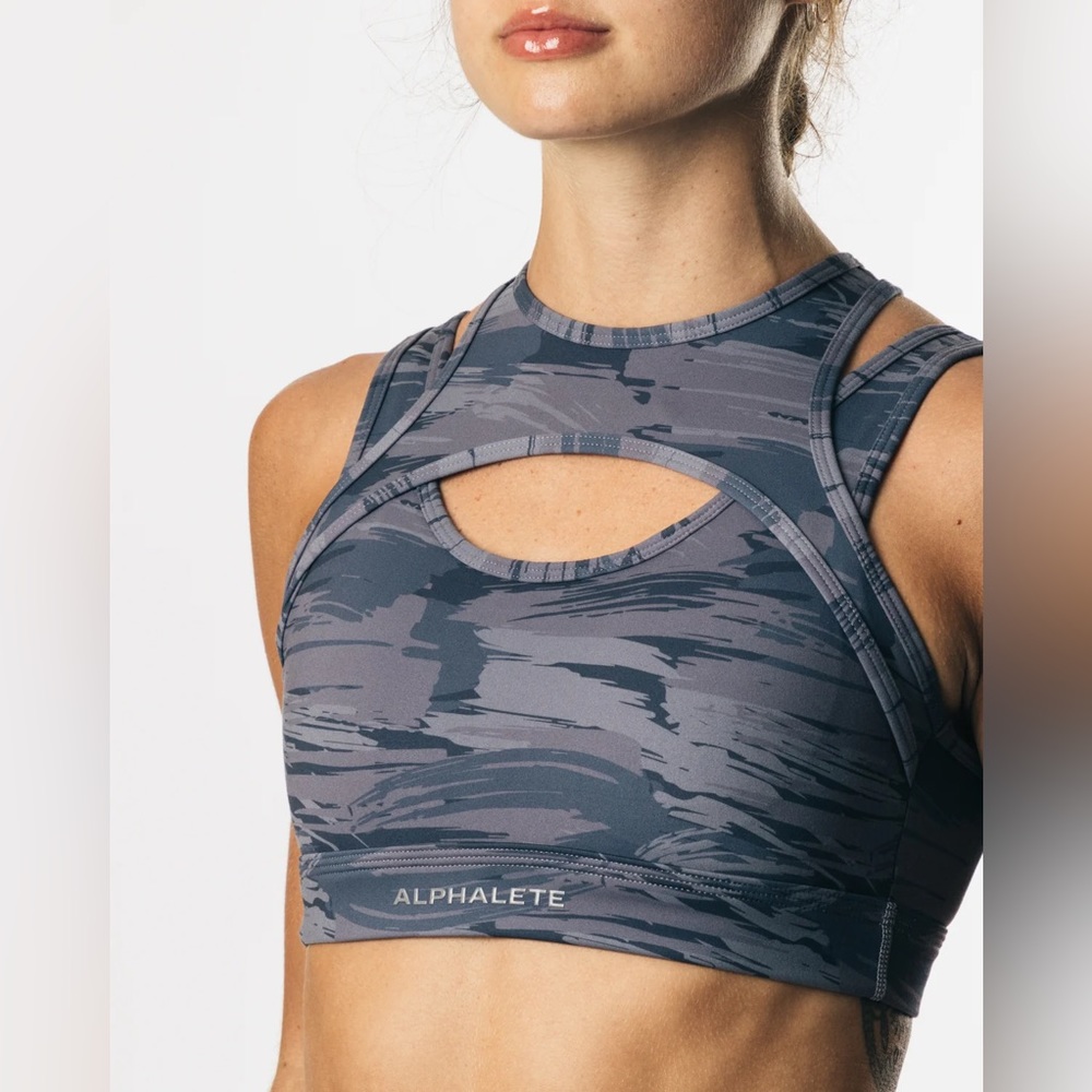 Alphalete Surface Keyhole Bra- Grey Canvas Camo- Size… - Gem